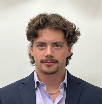 River East Royal Knights Hockey - Roster